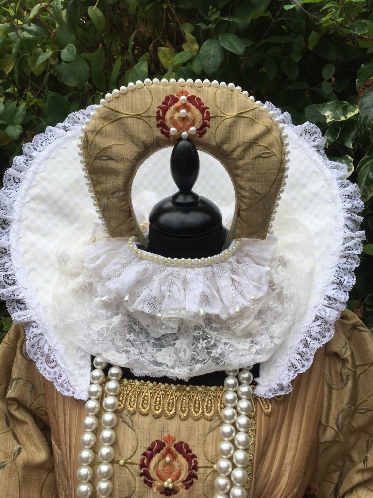 Masquerade queen elizabeth - Masquerade