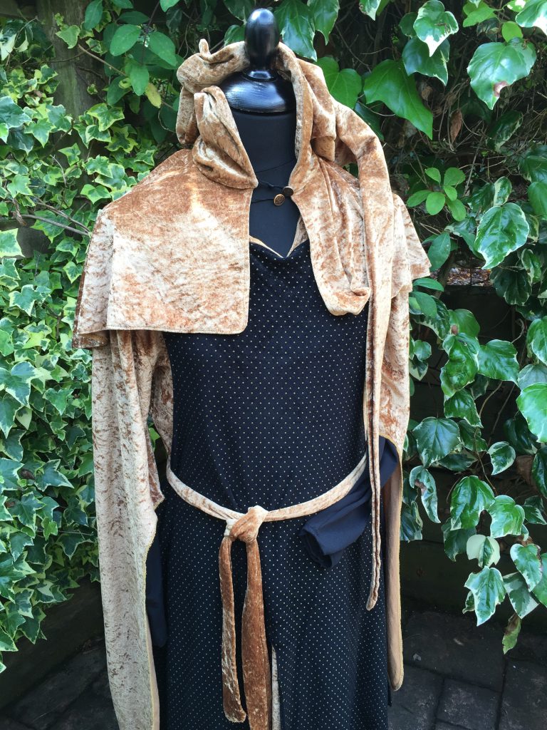 Black & Gold Medieval Minstrel - Masquerade