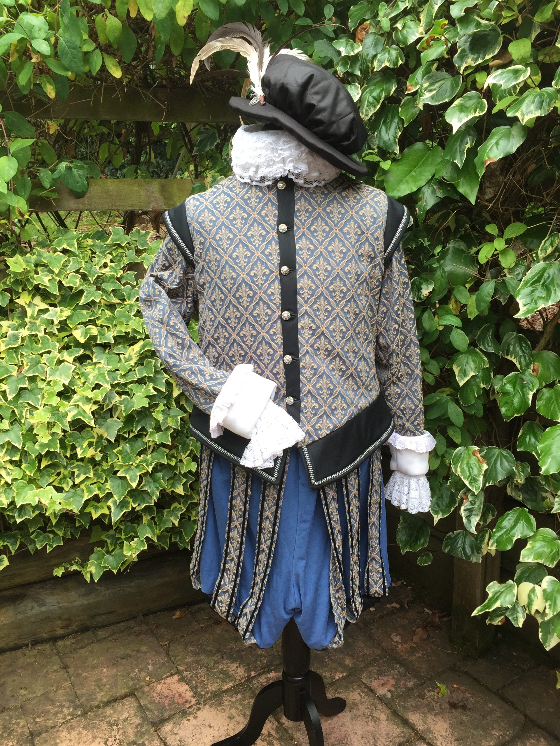 Masquerade Mens Blue & Black Elizabethan Costume For Hire. Tudor ...