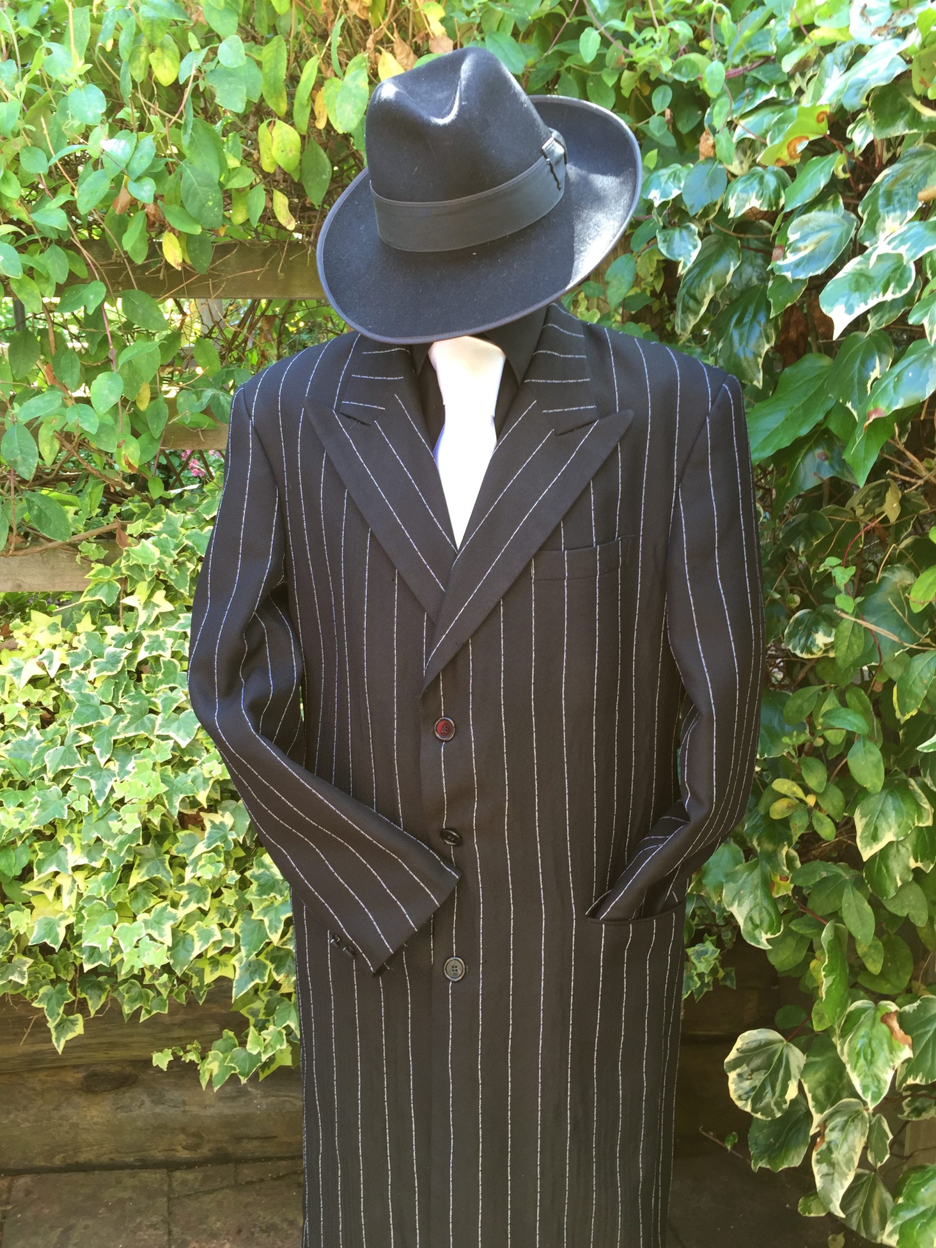 Masquerade Mens American Gangster Zoot Suit For Hire. 1920’s Spiv Costumes