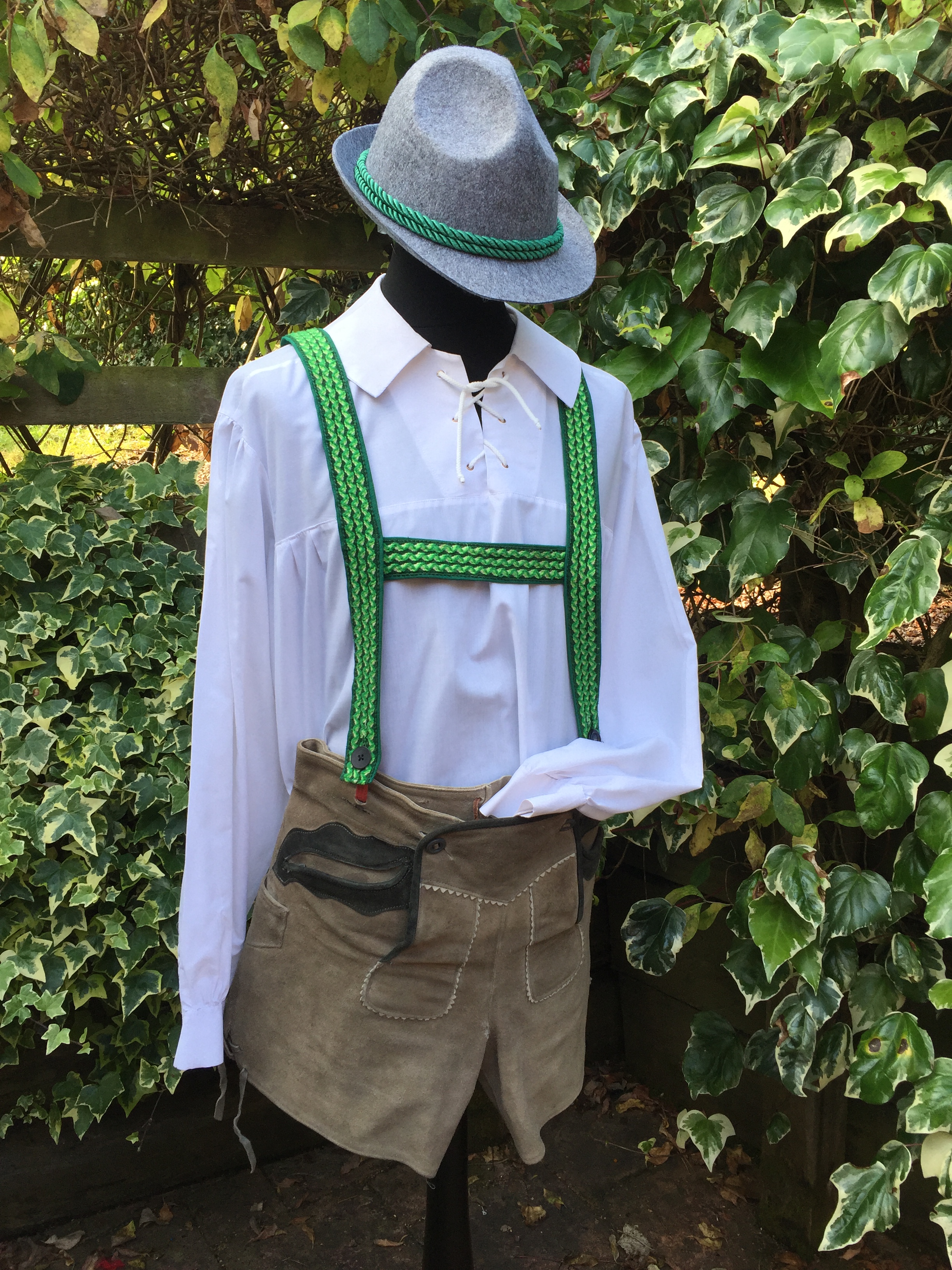 Mens Suede Lederhosen To Hire, Bavarian Austrian Oktoberfest Costumes