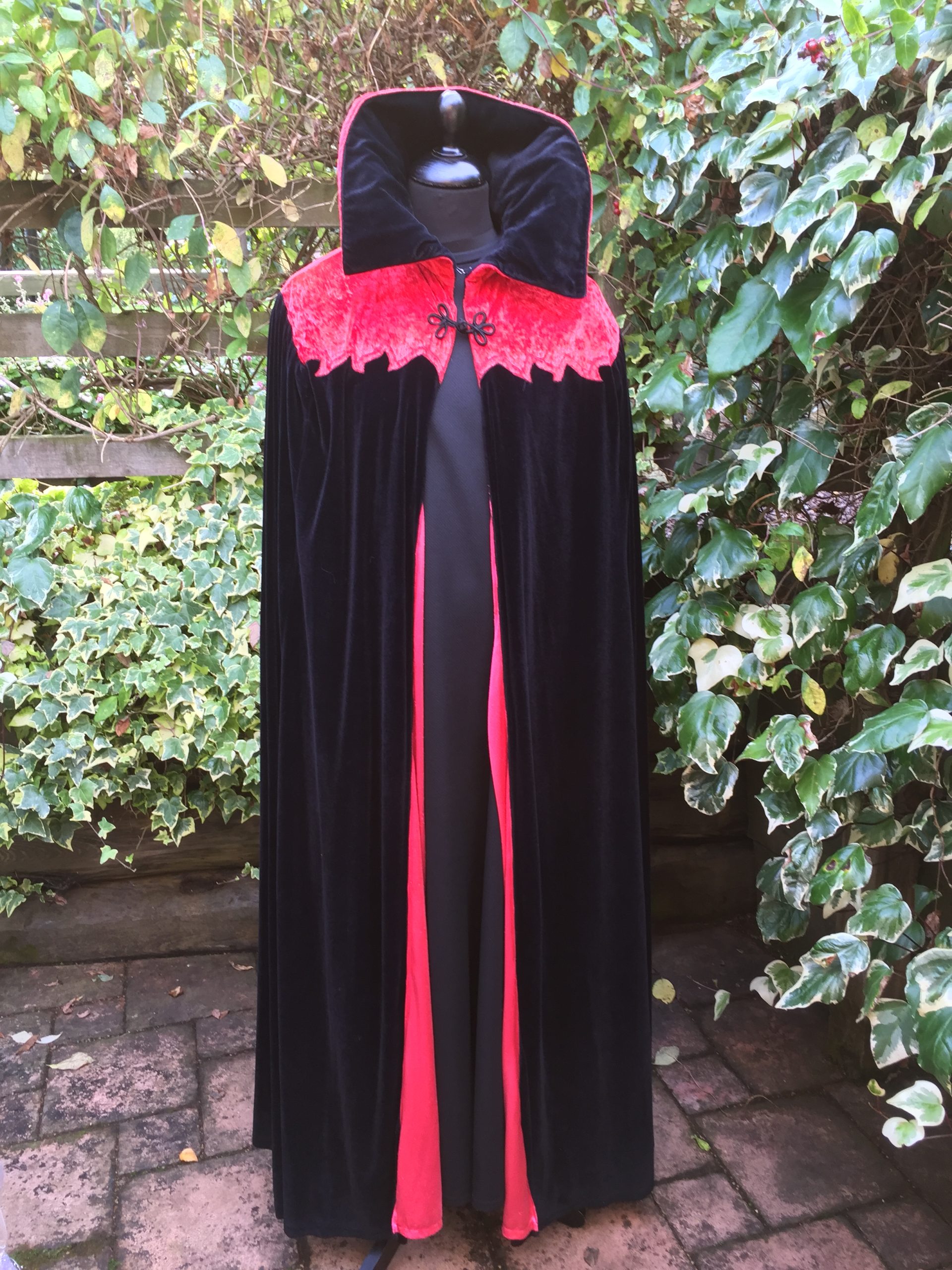 Masquerade Mens Black & Red Demon Cape. Halloween Capes & Fancy Dress