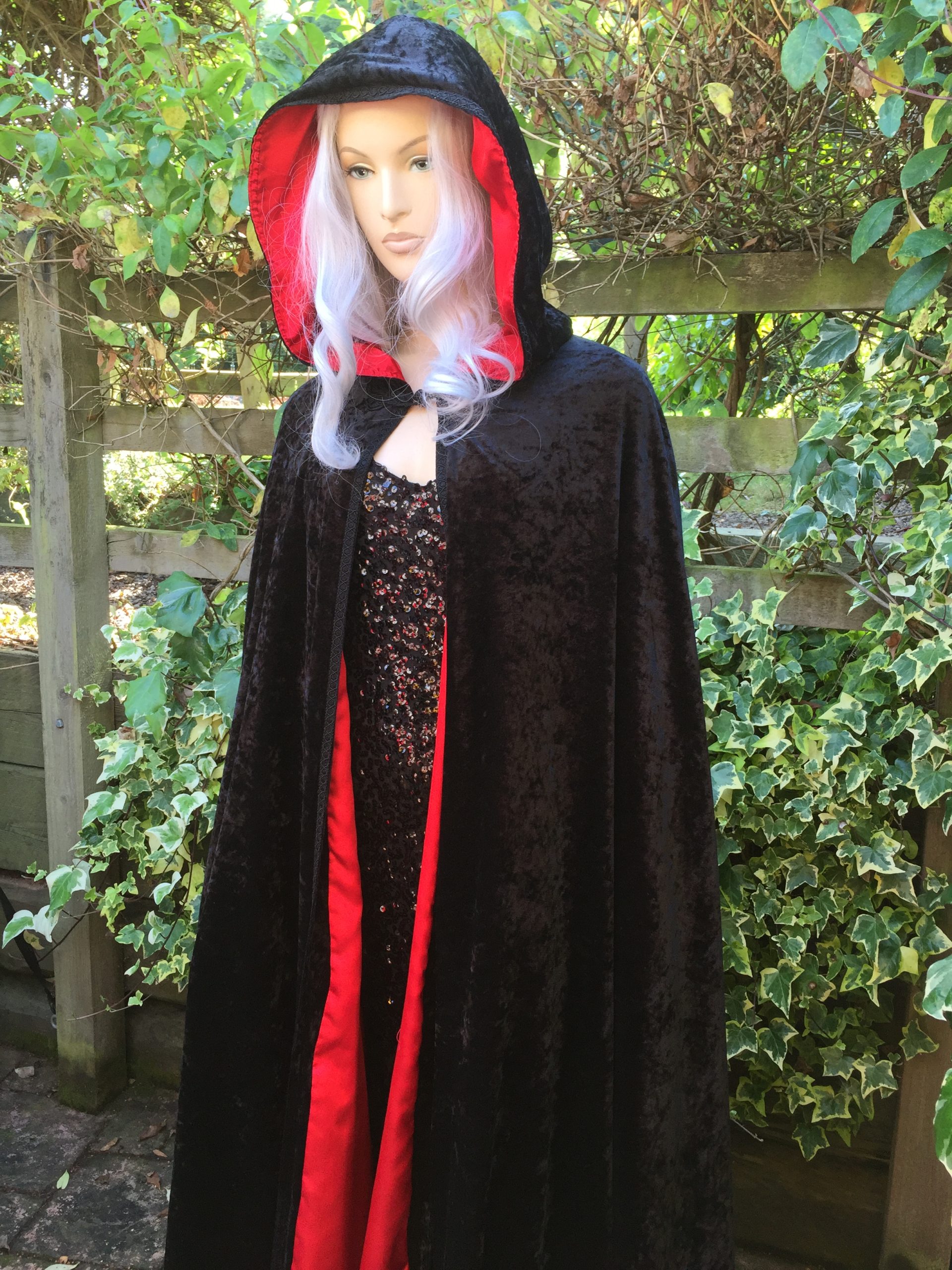 Masquerade Superior Ladies Long Black & Red Hooded Cape. Character ...