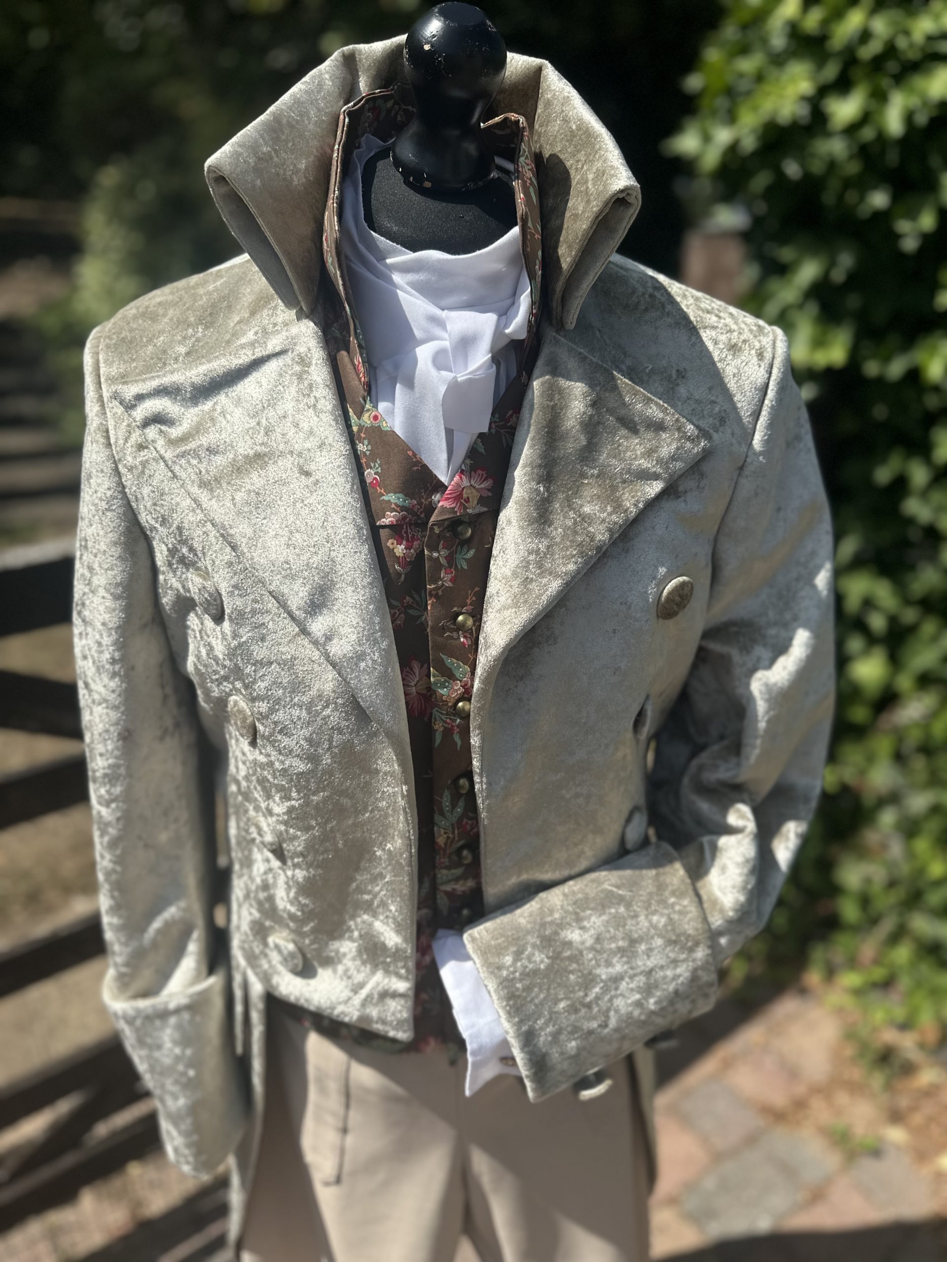 Masquerade Gents Champagne Crushed Velvet Regency Suit - Masquerade