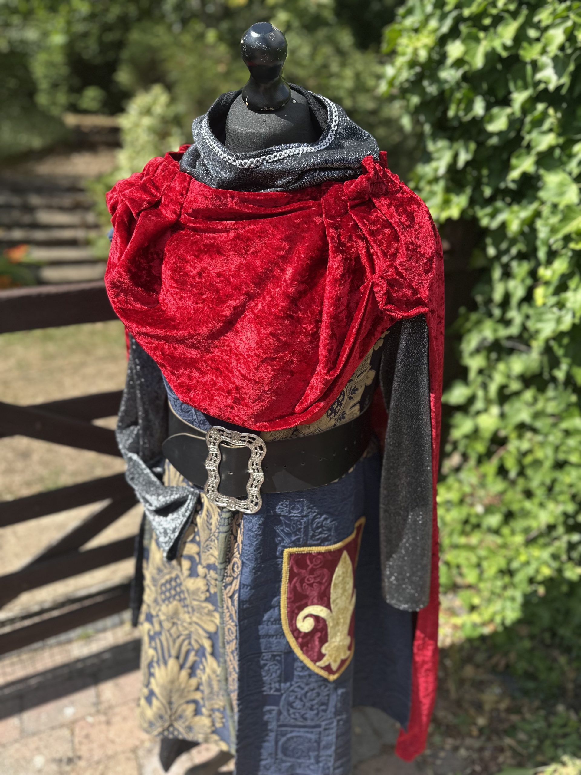 Masquerade Gents Blue & Red Medieval Knights Costume - Masquerade
